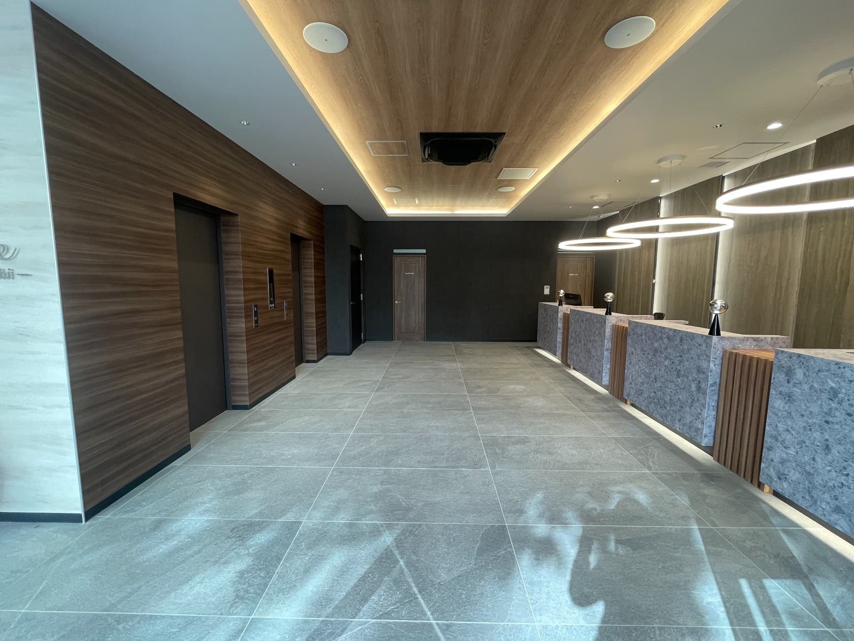 TS新橋5F【新橋駅 徒歩1分】セミナー 研修 パーティー ♥控室あり！ 飲食 OK 無料WiFi 駅近★の写真17