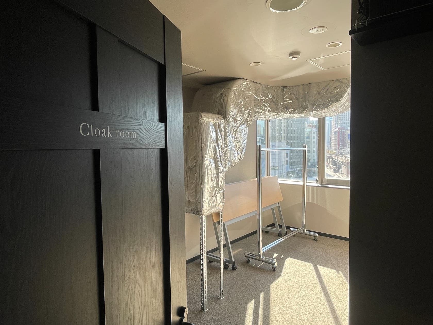 TS新橋5F【新橋駅 徒歩1分】セミナー 研修 パーティー ♥控室あり！ 飲食 OK 無料WiFi 駅近★の写真12