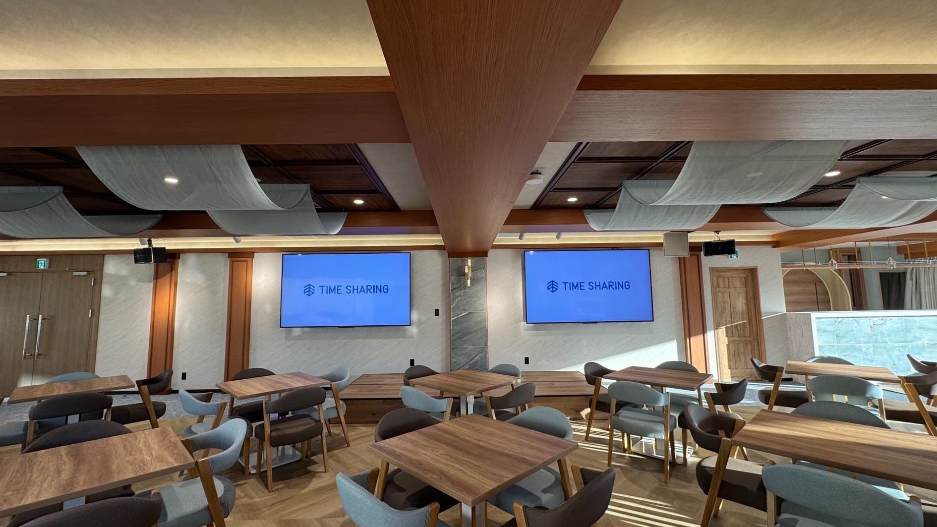 グレパ新橋7F【新橋駅 徒歩1分】パーティ イベント 撮影 ♥控室あり！ 飲食 OK 無料WiFi 駅近★の写真4