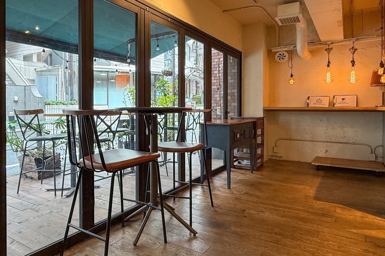 【渋谷・表参道・青山】 レンガ壁の外観が特徴的な路面実店舗カフェ。動画やスチール撮影など様々な用途に使えるレンタルスペース。の写真7
