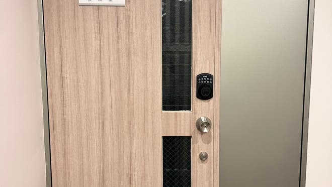 【博多駅徒歩7分】オフィス内ビルの完全個室】駐車場1台無料・WIFi無料・ホワイトボード・モニター無料!博多駅JSビル貸会議室の写真8