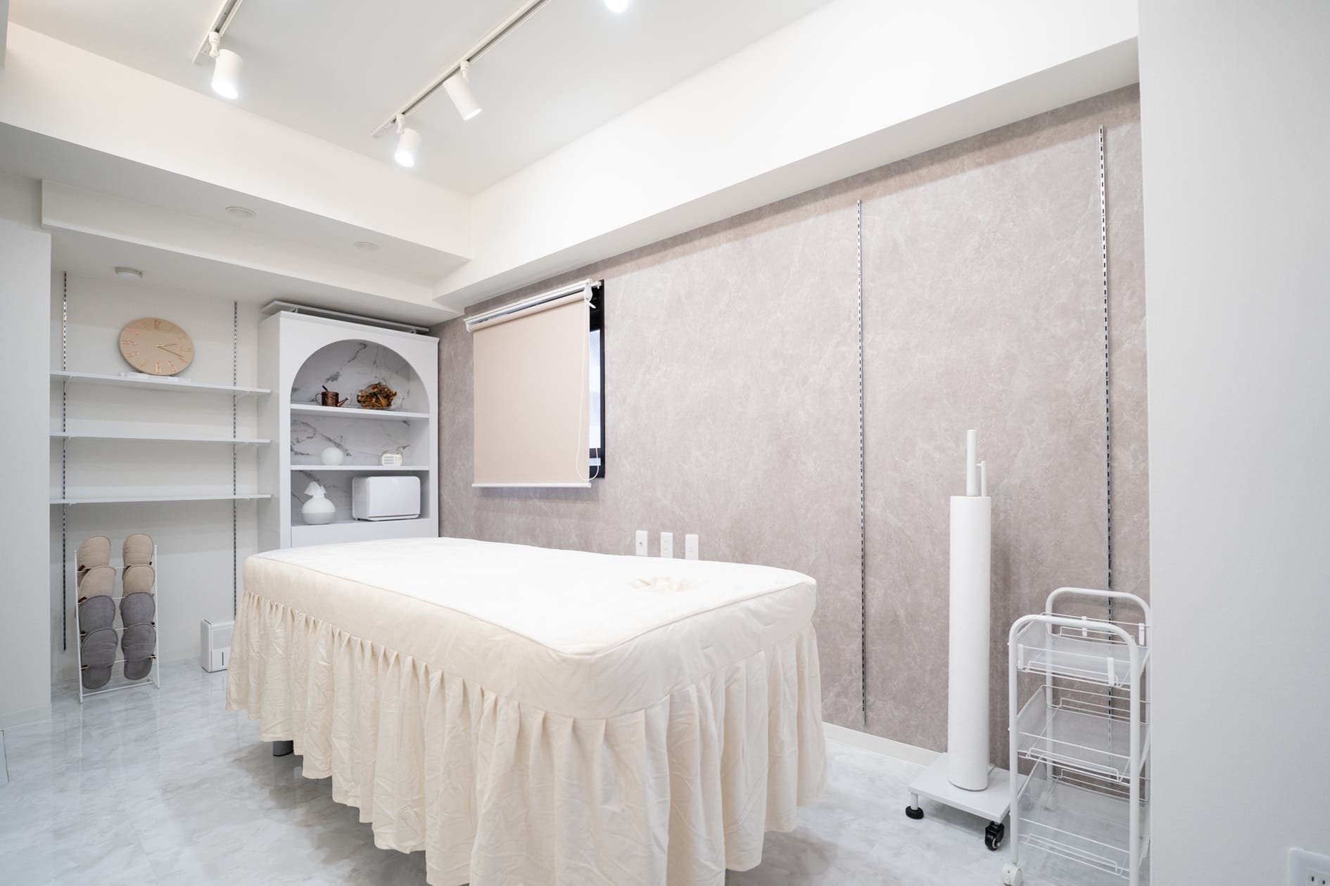 【オープン特価550円/1h】久屋大通駅徒歩7分✨一流が集う街 泉でワンランク上のプライベート空間を✨可燃ごみ捨て無料✨完全個室の写真1