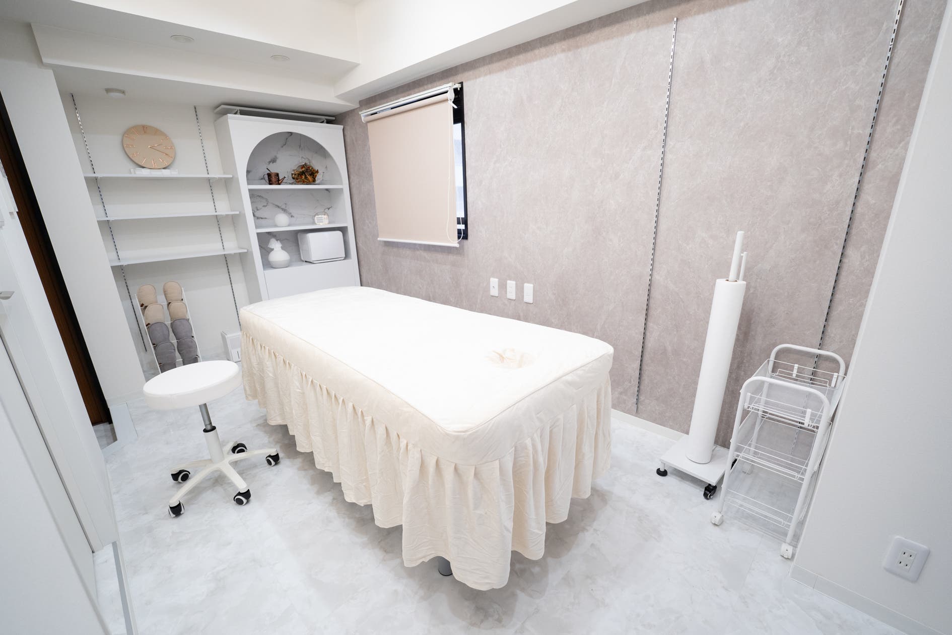 【オープン特価550円/1h】久屋大通駅徒歩7分✨一流が集う街 泉でワンランク上のプライベート空間を✨可燃ごみ捨て無料✨完全個室の写真2