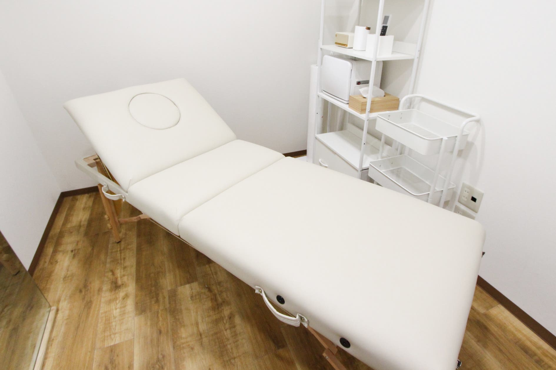 【OPEN記念価格】青葉台駅3分✨白を基調とした清潔感がある24時間利用できるレンタルサロンです🌱の写真4