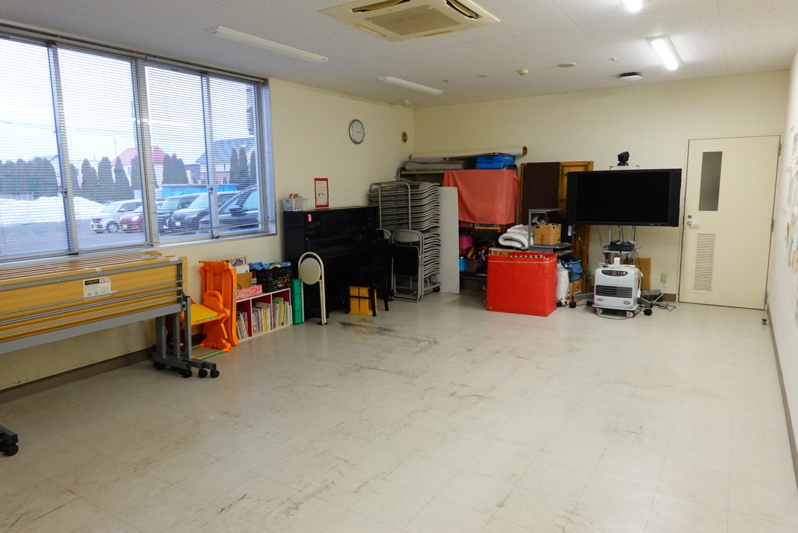 コープさっぽろえべつ店１Fの会議室　見晴台公園前バス停　徒歩4分の写真1