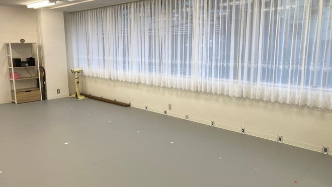 目黒駅徒歩2分‼二面全身鏡の長方形なので、様々な用途にご利用いただける大変使い勝手の良いスタジオですの写真1