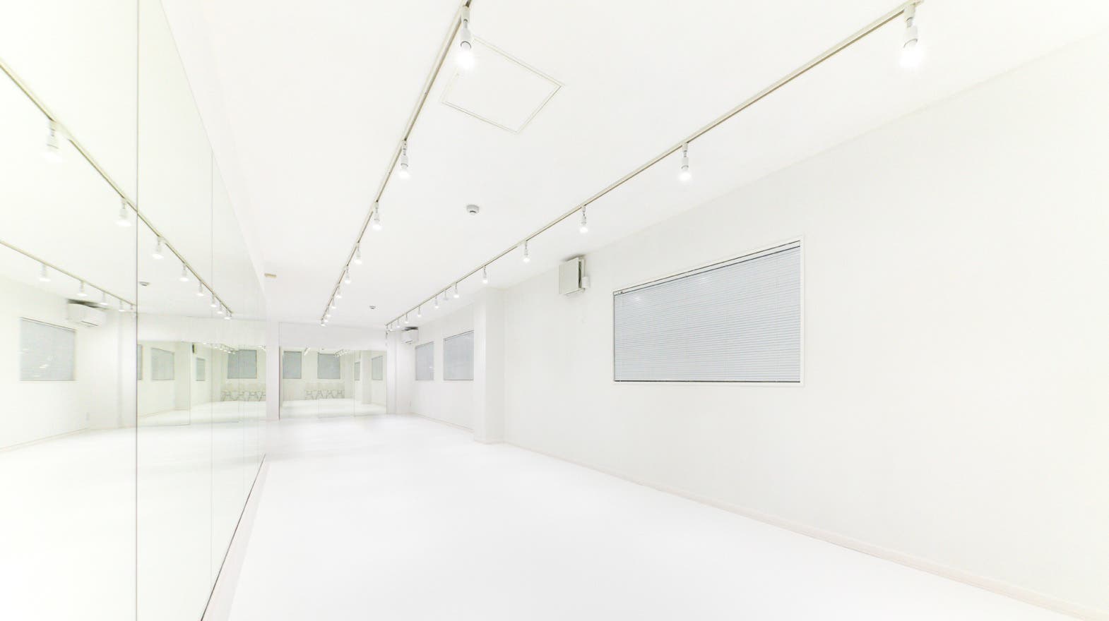 ✨OPEN記念価格✨青葉通一番町駅4分、仙台駅10分☆仙台唯一のオールホワイトなダンススタジオ！ダンスが上達するスタジオ💃の写真2