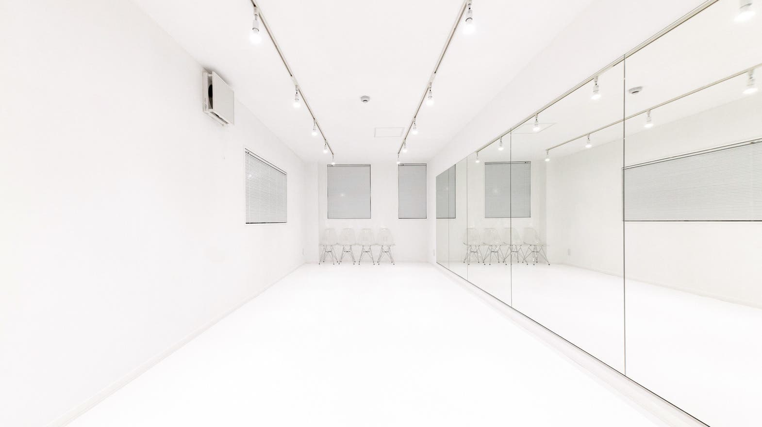 ✨OPEN記念価格✨青葉通一番町駅4分、仙台駅10分☆仙台唯一のオールホワイトなダンススタジオ！ダンスが上達するスタジオ💃の写真3