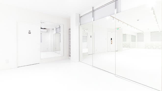 ✨OPEN記念価格✨青葉通一番町駅4分、仙台駅10分☆仙台唯一のオールホワイトなダンススタジオ!ダンスが上達するスタジオ💃の写真8