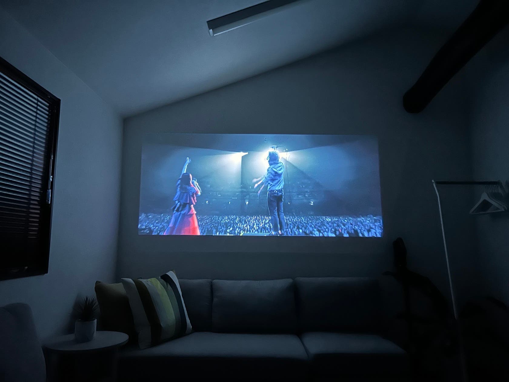 🦊京都駅5分🚃のんびり☘️明るく清潔💎大人気ゲーム機🎮Fire TV💛女子会/推し活👑ママ会/映画鑑賞🎬集中空間の写真3