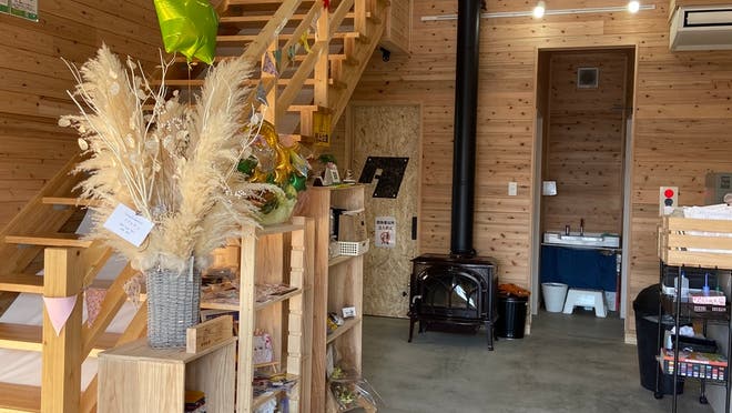 ミシンと作業スペースのレンタル。職業用ミシン、ロックミシン完備。A1サイズのカッティングマットで広々作業。駐車場完備。の写真15