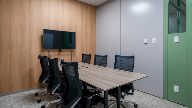 【駅近】モニター・ホワイトボード完備の6名様用【会議室B】 - 虎ノ門アルセアタワーの写真1