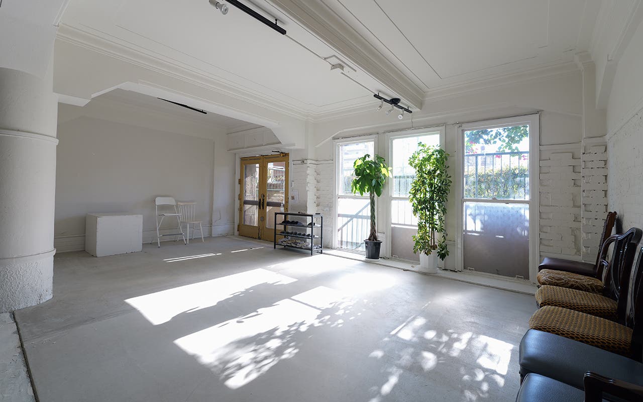 長期イベント、ペット撮影も要相談！海近くのエリアに佇むレトロビルの1F。の写真2