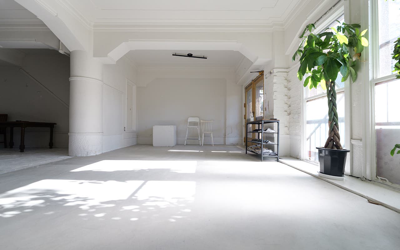 長期イベント、ペット撮影も要相談！海近くのエリアに佇むレトロビルの1F。の写真1