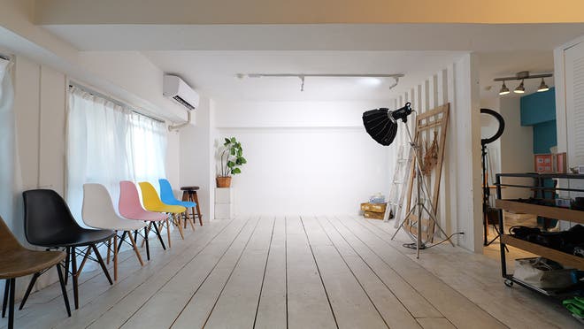 阪急梅田駅から徒歩5分!撮影をはじめ色々な目的で気軽に使えるレンタルスタジオ&スペースの写真1
