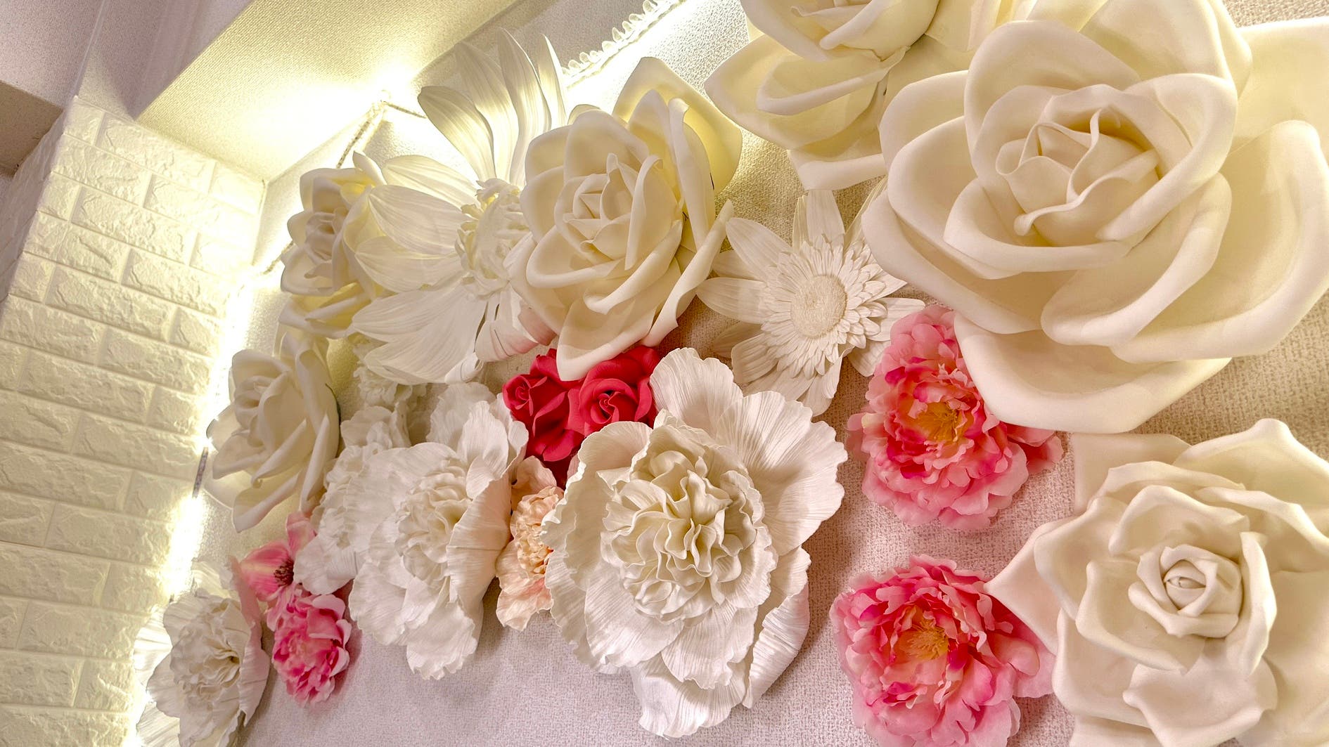 🌹心斎橋なんば徒歩圏！大型65インチ📺デート・女子会・飲み会・推し活・生誕祭・映画鑑賞会など全部叶う映えレンタルスペース🌹の写真4