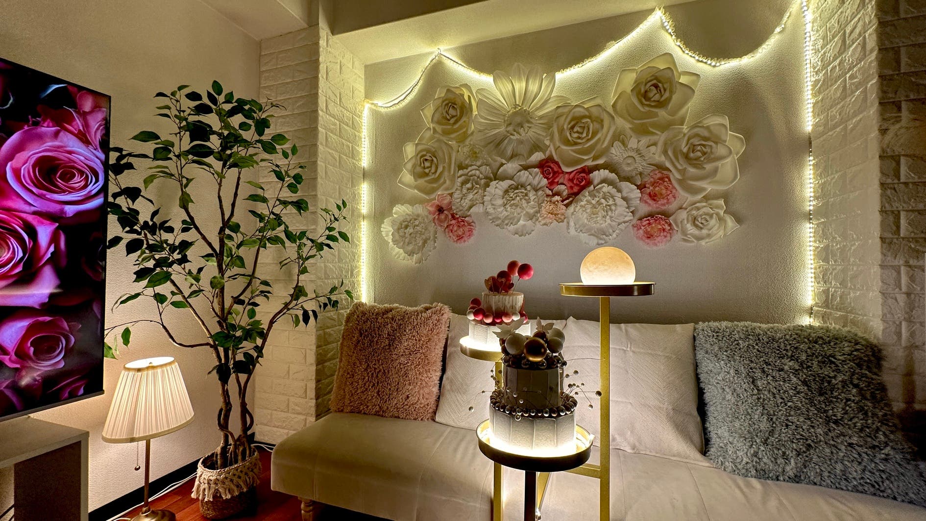 🌹心斎橋なんば徒歩圏！大型65インチ📺デート・女子会・飲み会・推し活・生誕祭・映画鑑賞会など全部叶う映えレンタルスペース🌹の写真6