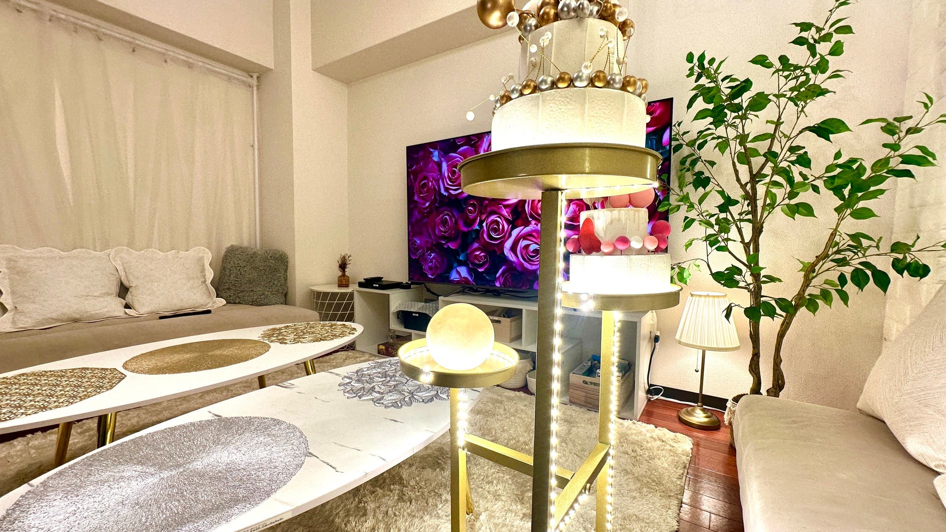 🌹心斎橋なんば徒歩圏！大型65インチ📺デート・女子会・飲み会・推し活・生誕祭・映画鑑賞会など全部叶う映えレンタルスペース🌹の写真7