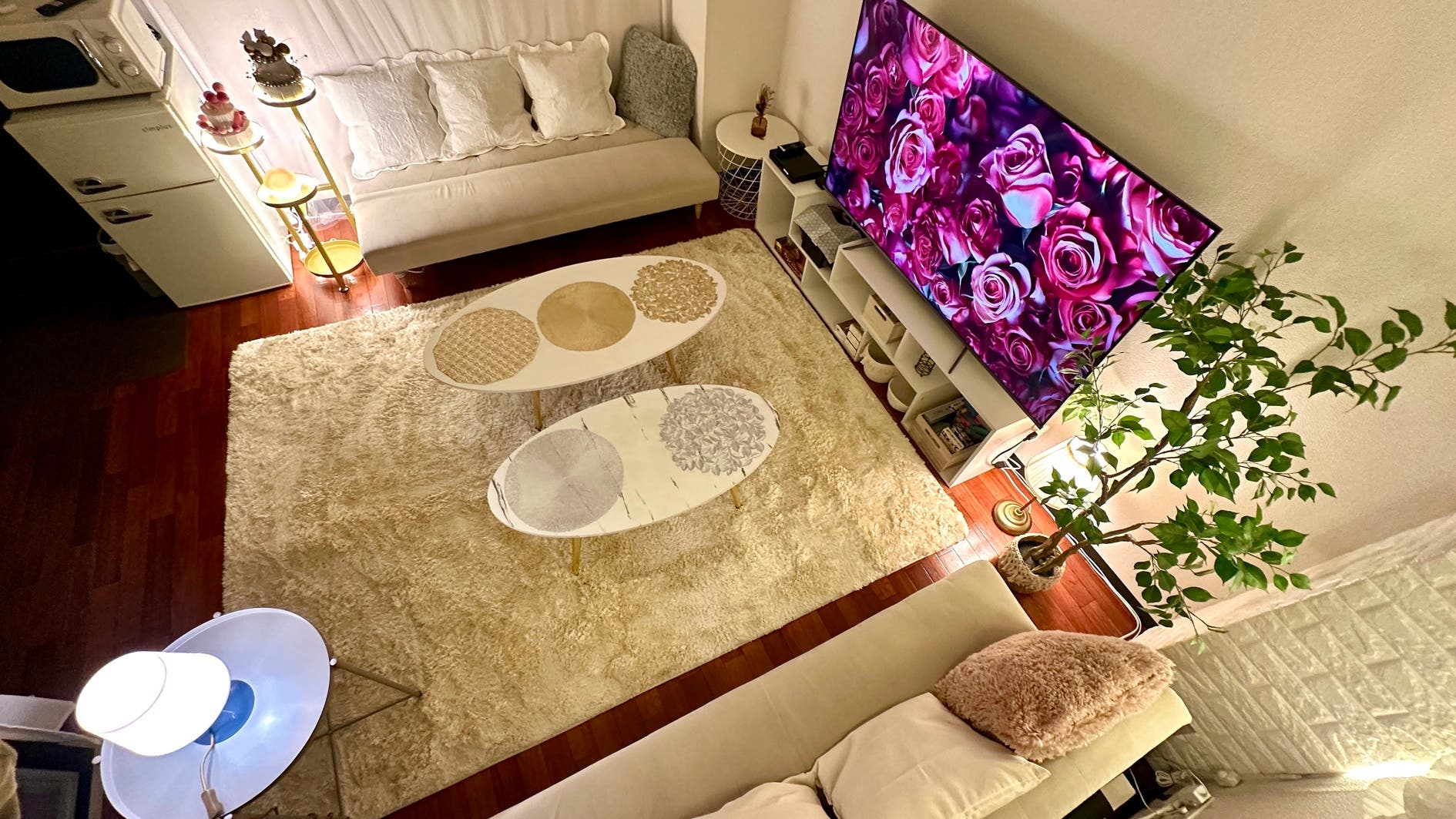 🌹心斎橋なんば徒歩圏！大型65インチ📺デート・女子会・飲み会・推し活・生誕祭・映画鑑賞会など全部叶う映えレンタルスペース🌹の写真9