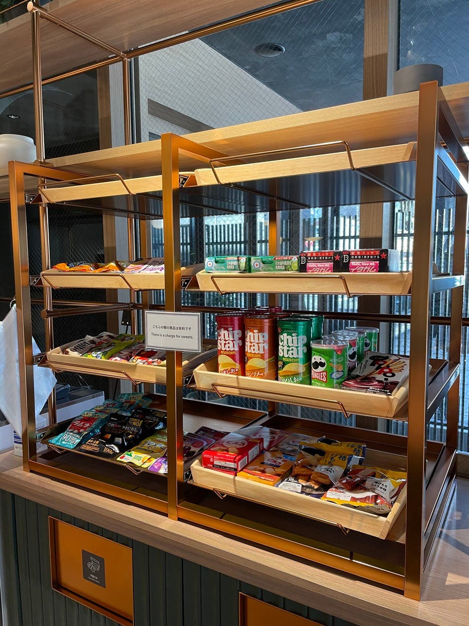 神田駅東口徒歩1分　駅近🚶フリードリンク☕️　商談や複数人での作業やMeetingに最適な6名様用会議室の写真5