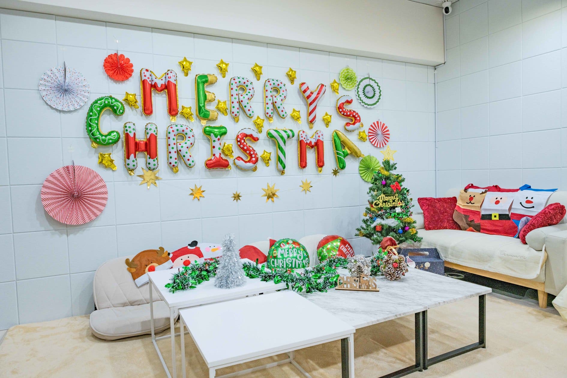 【超特大】【クリスマス飾付中】75㌅TV・100㌅プロジェクター✨名古屋伏見駅徒歩6分✨24時間営業の写真4