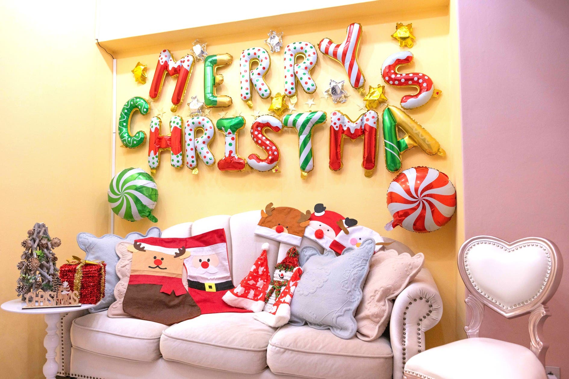 【クリスマス飾付中】名古屋伏見駅徒歩6分🚶24時間営業🤩高速Wifi🎀人気ゲーム多数🎮テレワークにもおすすめ💻の写真1