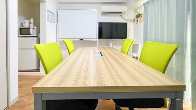 【船橋駅徒歩5分】24時間利用可能!テレビ、高速WiFi、ホワイトボード完備☆会議/打合せ/オンライン/ボドゲに最適の写真3