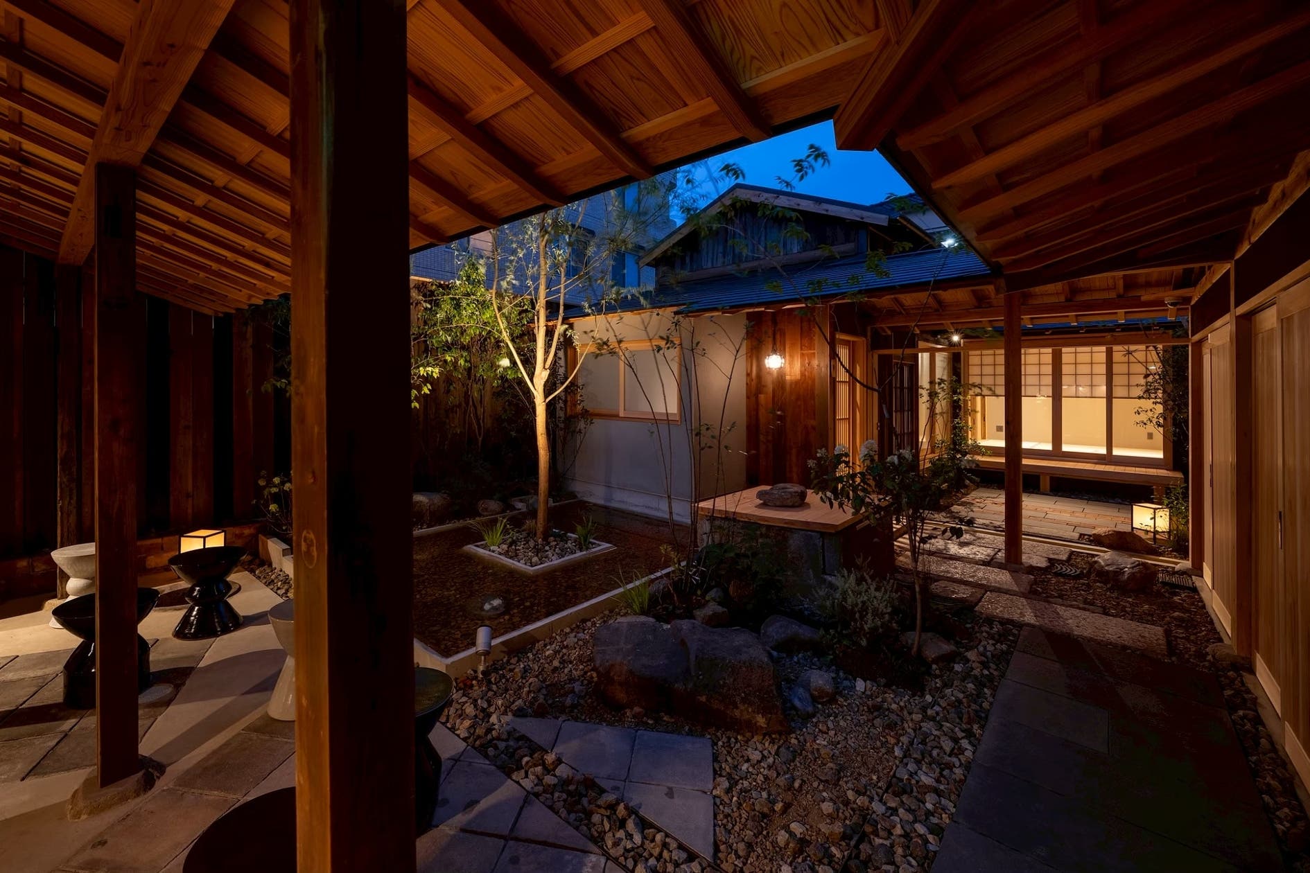 築200年の古民家をリノベーションした複合施設の屋根裏の写真4