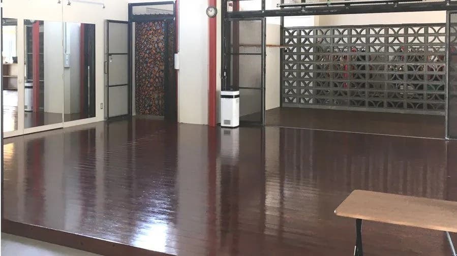 地下鉄鶴舞駅徒歩５分。スタイリッシュとリーズナブルが共存するスタジオ。66㎡の広々空間の写真1