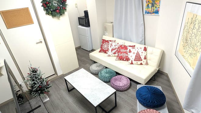 パーティルーム 市川駅2分|65型4Kで映画鑑賞◎|クリスマス🎄/おうちデート/女子会/推し活/誕生日会/忘年会/クリスマス会の写真3