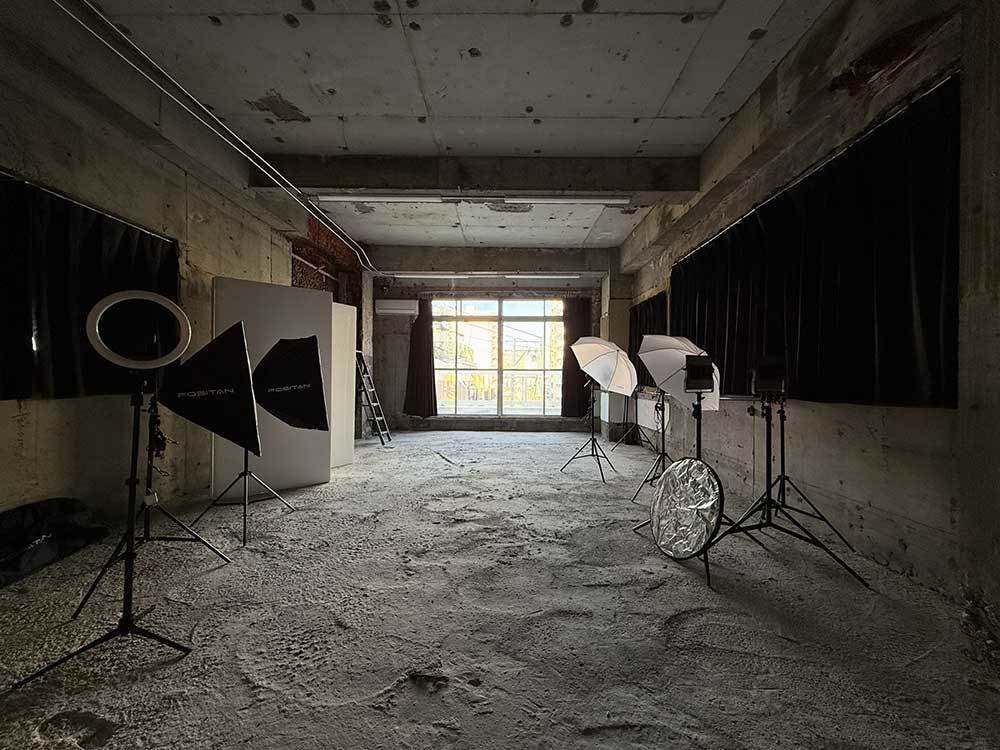 【撮影スタジオ】仙台市青葉区、大町西公園駅から徒歩1分にある、撮影にレンタルできる廃墟スタジオ・グラシーズ仙台店の写真1