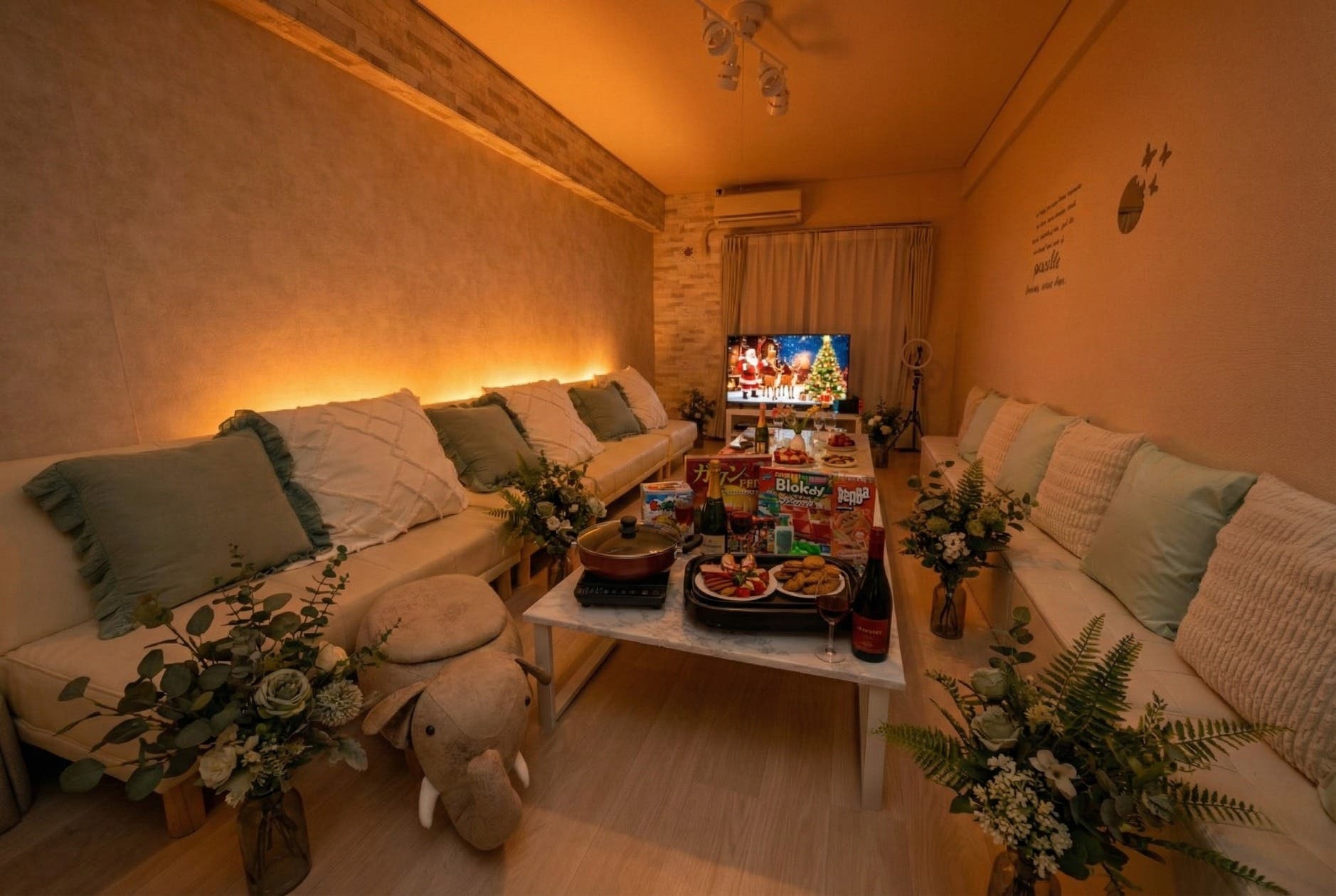 セレコレ🌳クリスマス☃️最大24名🉐駅2分🥳ゲーム機🎮女子会💗推し活🌟撮影📷パーティ🥂飲み会🍻ivory秋葉原の写真1