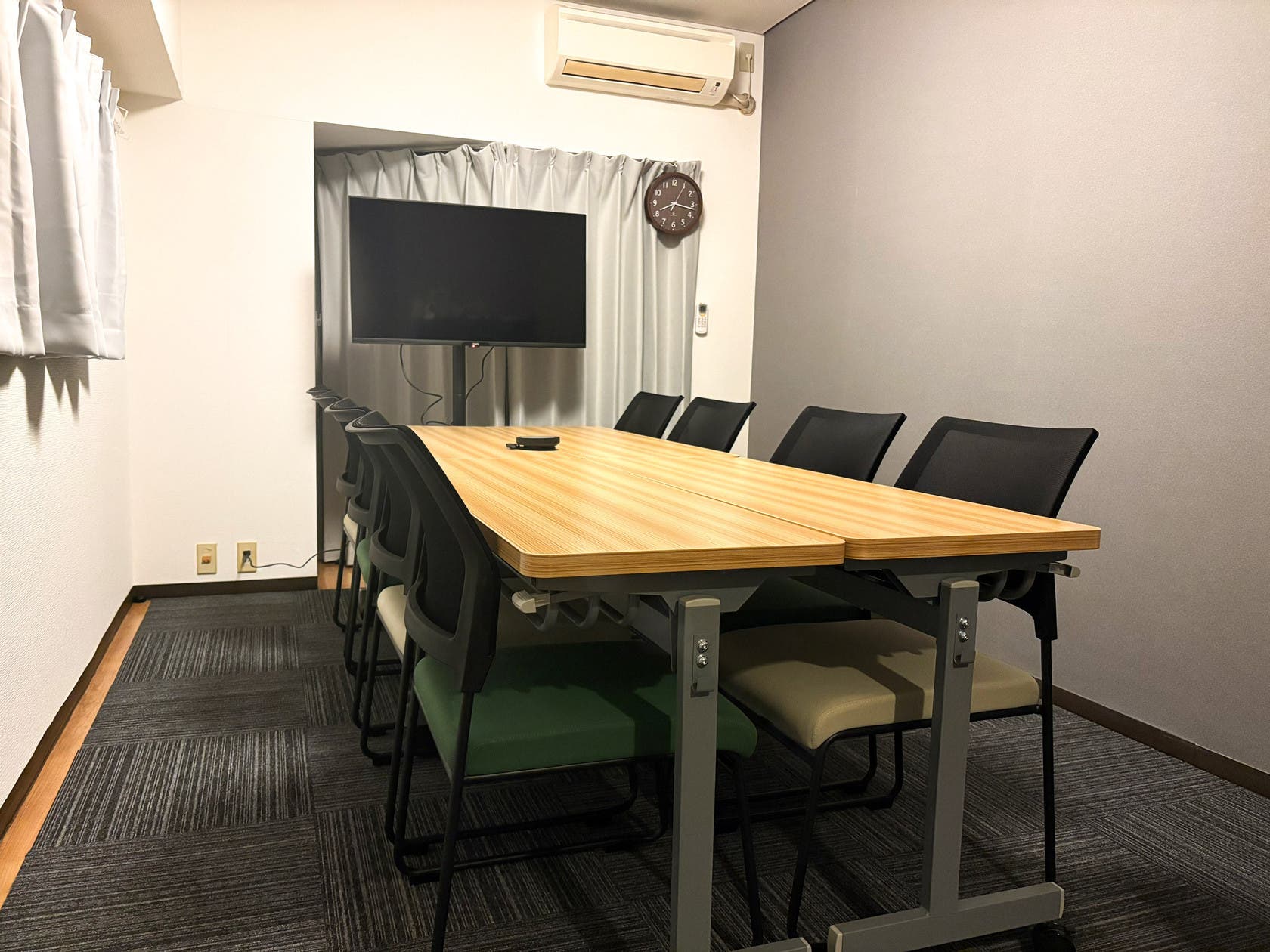 ✨NewOpen✨駅近/丸の内駅徒歩1分🚉高速WiFi・モニター完備💻8人まで利用可💼商談/面談/Web会議に最適✨の写真1