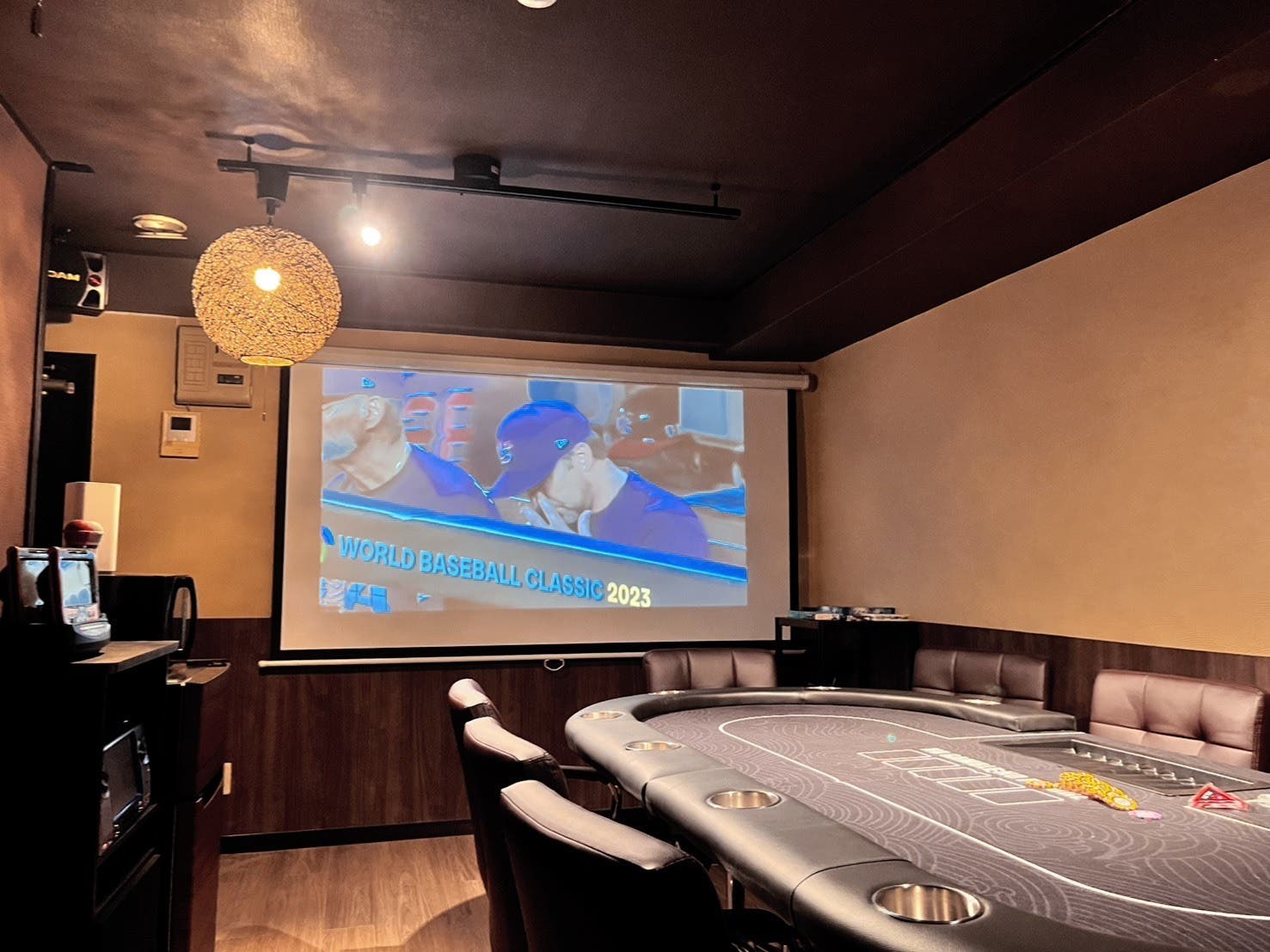 【FAMILYPOT 目黒店】駅徒歩1分 ポーカーテーブル カラオケ ボードゲームの写真1