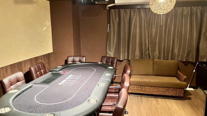 【FAMILYPOT 目黒店】駅徒歩1分 ポーカーテーブル カラオケ ボードゲームの写真2