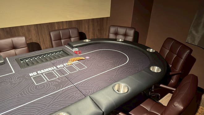 【FAMILYPOT 目黒店】駅徒歩1分 ポーカーテーブル カラオケ ボードゲームの写真4