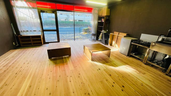 杉無垢床×ミニキッチンの自由な空間の写真1