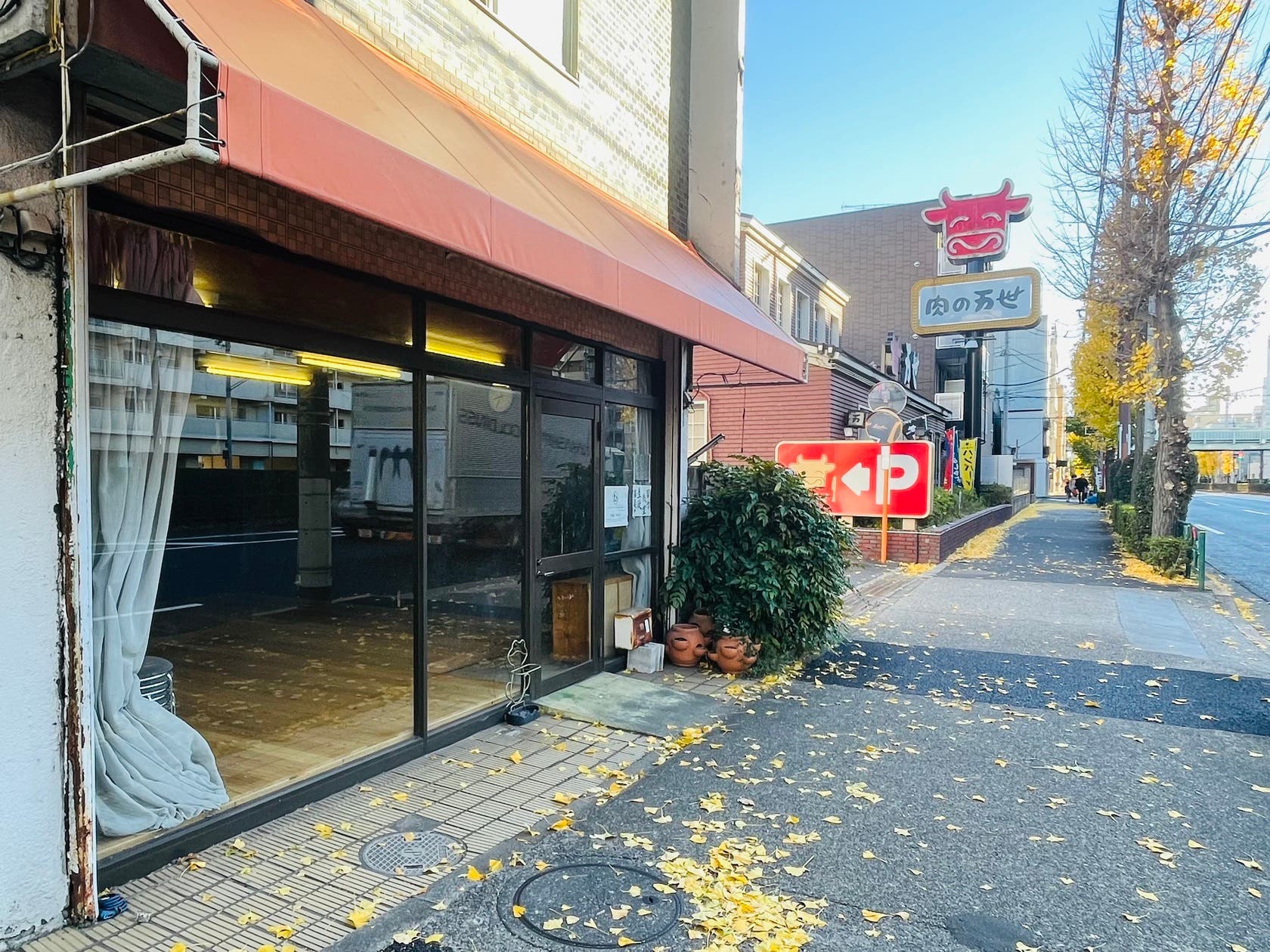 杉無垢床×ミニキッチンの自由な空間の写真2