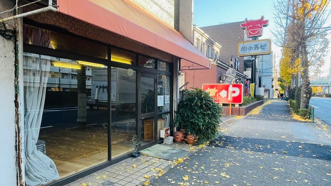 杉無垢床×ミニキッチンの自由な空間の写真2