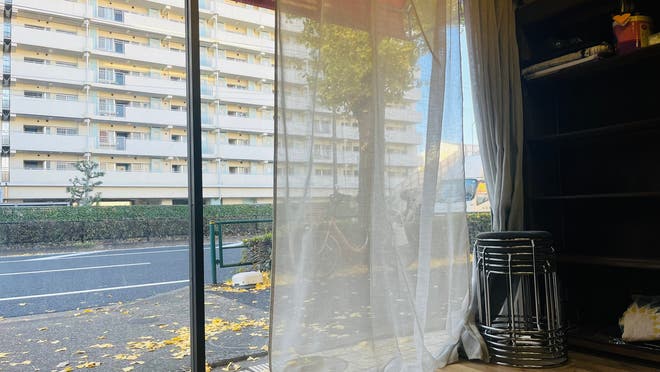 杉無垢床×ミニキッチンの自由な空間の写真4