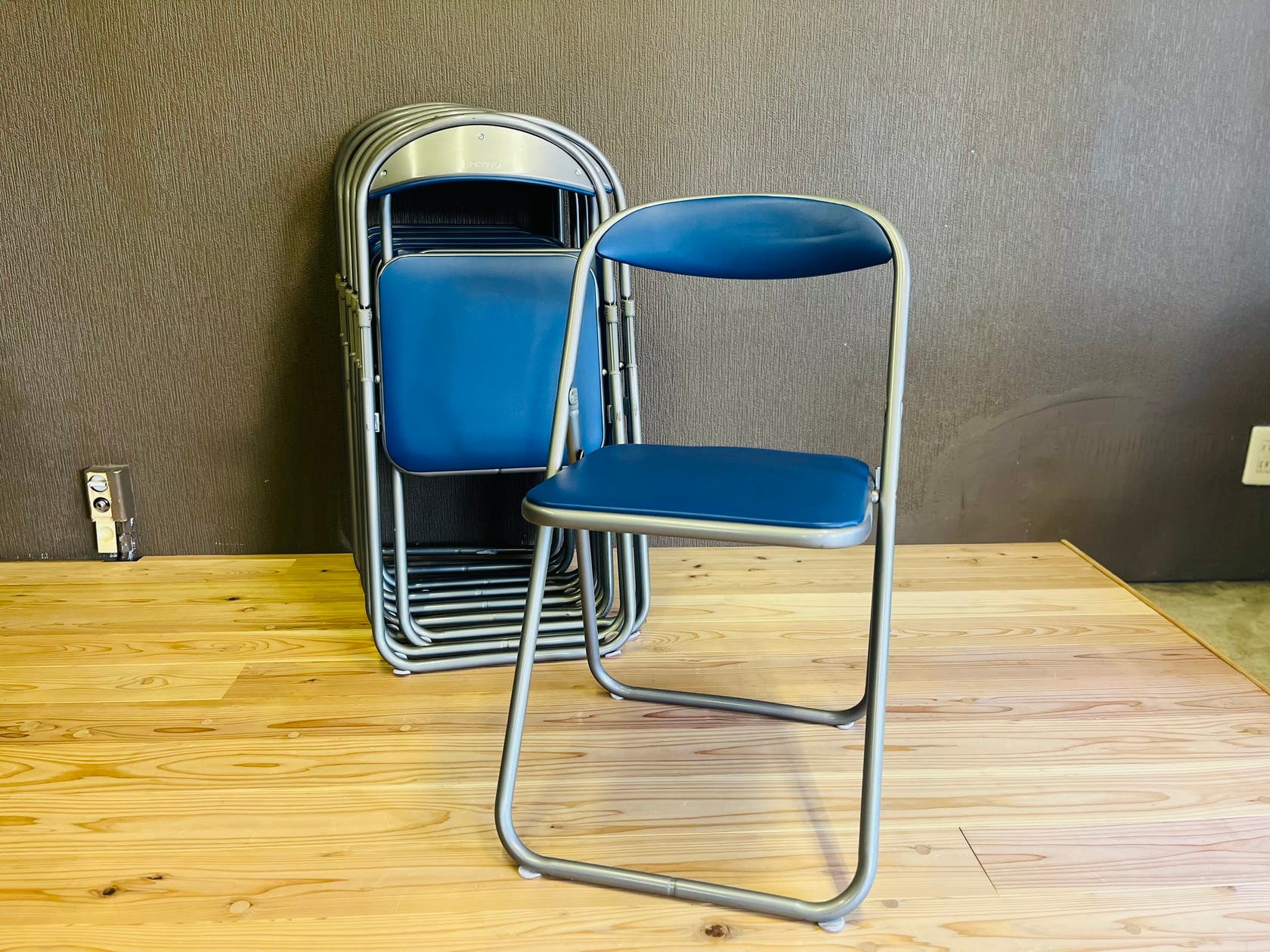 杉無垢床×ミニキッチンの自由な空間の写真8