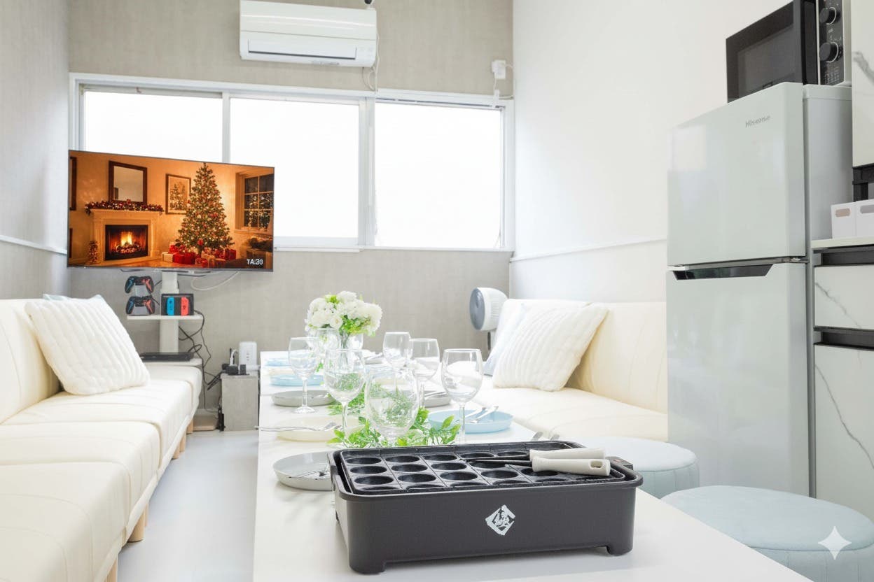 NEW🎉最大24名🉐東梅田駅3分🥳大人気ゲーム機🎮女子会💗推し活🌟タコパ🐙パーティ🥂24H🏪Lily梅田の写真1