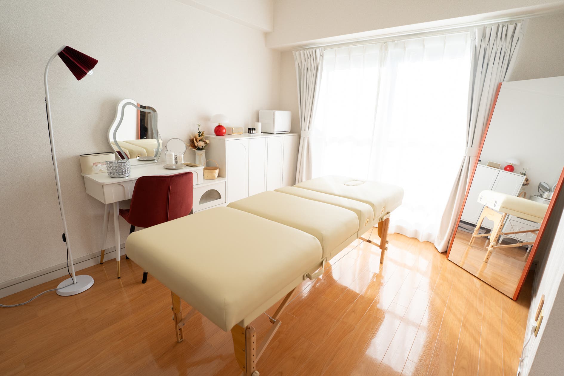 🎉OPEN🌟【上前津駅10番出口スグ🚶‍♀️】💎高級感ある完全プライベート空間✨エステ、整体、研修、撮影、着替、仮置きにの写真1