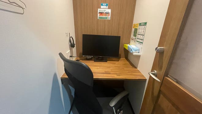 【恵比寿駅から徒歩1分】モニター・フリードリンク付き1名個室(ブース31)※予約時間前は入室不可【3階】の写真1