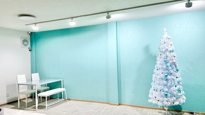 【35m²のティファニー風ルーム👗】女子会/ママ会/子連れOK/撮影会/プロジェクター/Wi-Fi/Netflixの写真1