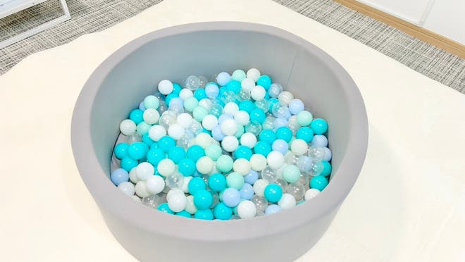 【35m²のティファニー風ルーム👗】女子会/ママ会/子連れOK/撮影会/プロジェクター/Wi-Fi/Netflixの写真3