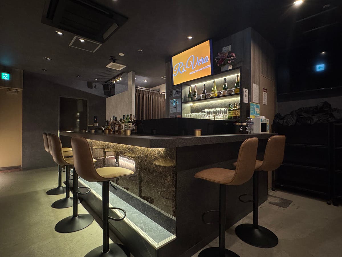 【2025年10/17OPEN!!】人形町駅から徒歩20秒!! ポーカーBARのスペースレンタルの写真2