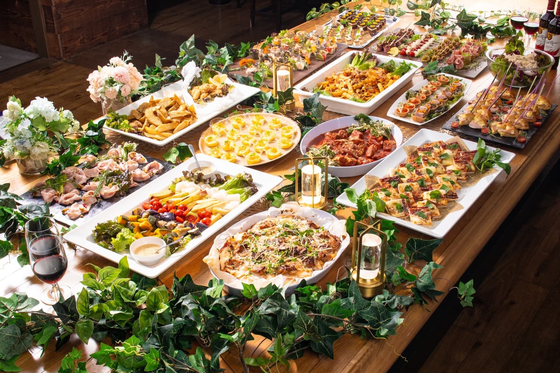 金土日祝【フルセレクションビュッフェ（21品）】2時間飲み放題付の画像1