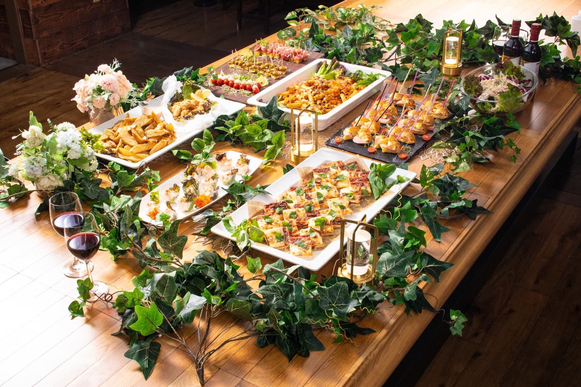 金土日祝【ベーシックビュッフェ（10品）】2時間飲み放題付の画像1