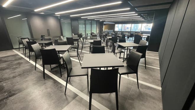 グレパ新橋8F【新橋駅 徒歩1分】パーティ イベント 撮影 ♥控室あり! 飲食 OK 無料WiFi 駅近★の写真3